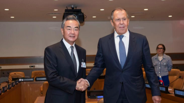 Wang Yi y Sergei Lavrov se comprometen a implementar el consenso ...