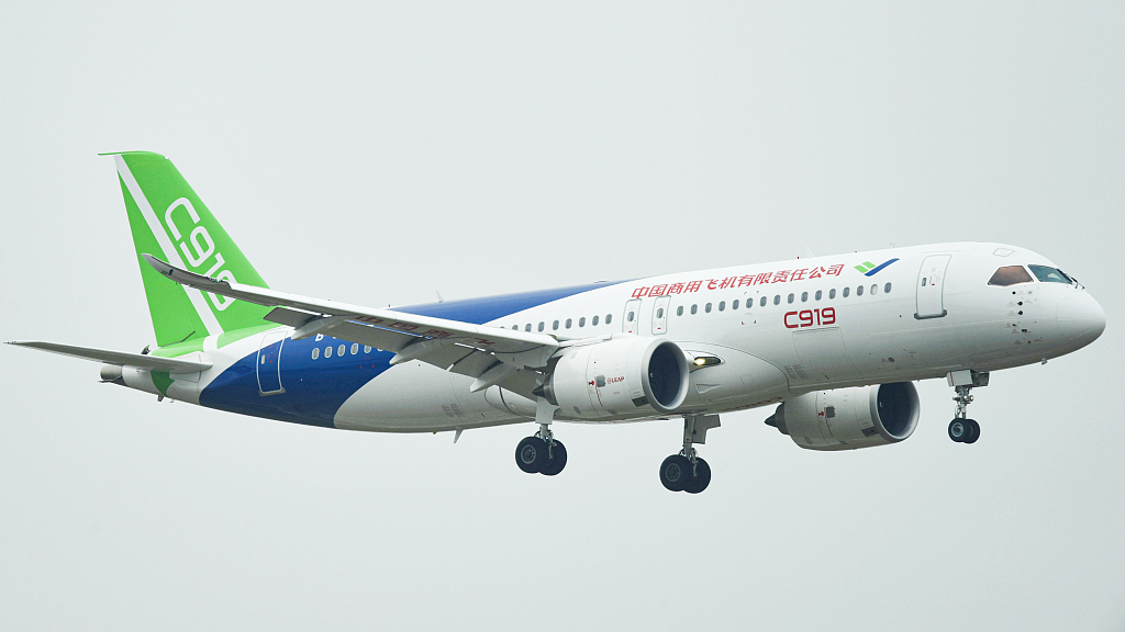 El fabricante de aviones chino COMAC obtiene 300 nuevos pedidos del avión C919 - CGTN en Español