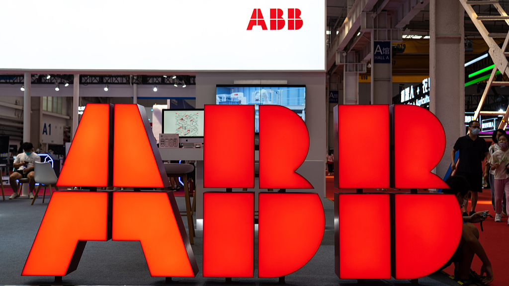 La mayor fábrica robótica de ABB inicia operaciones en Shanghai - CGTN ...
