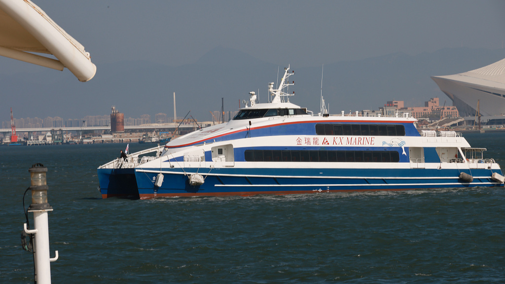 El servicio de ferris a través del estrecho de Taiwan registra miles de ...