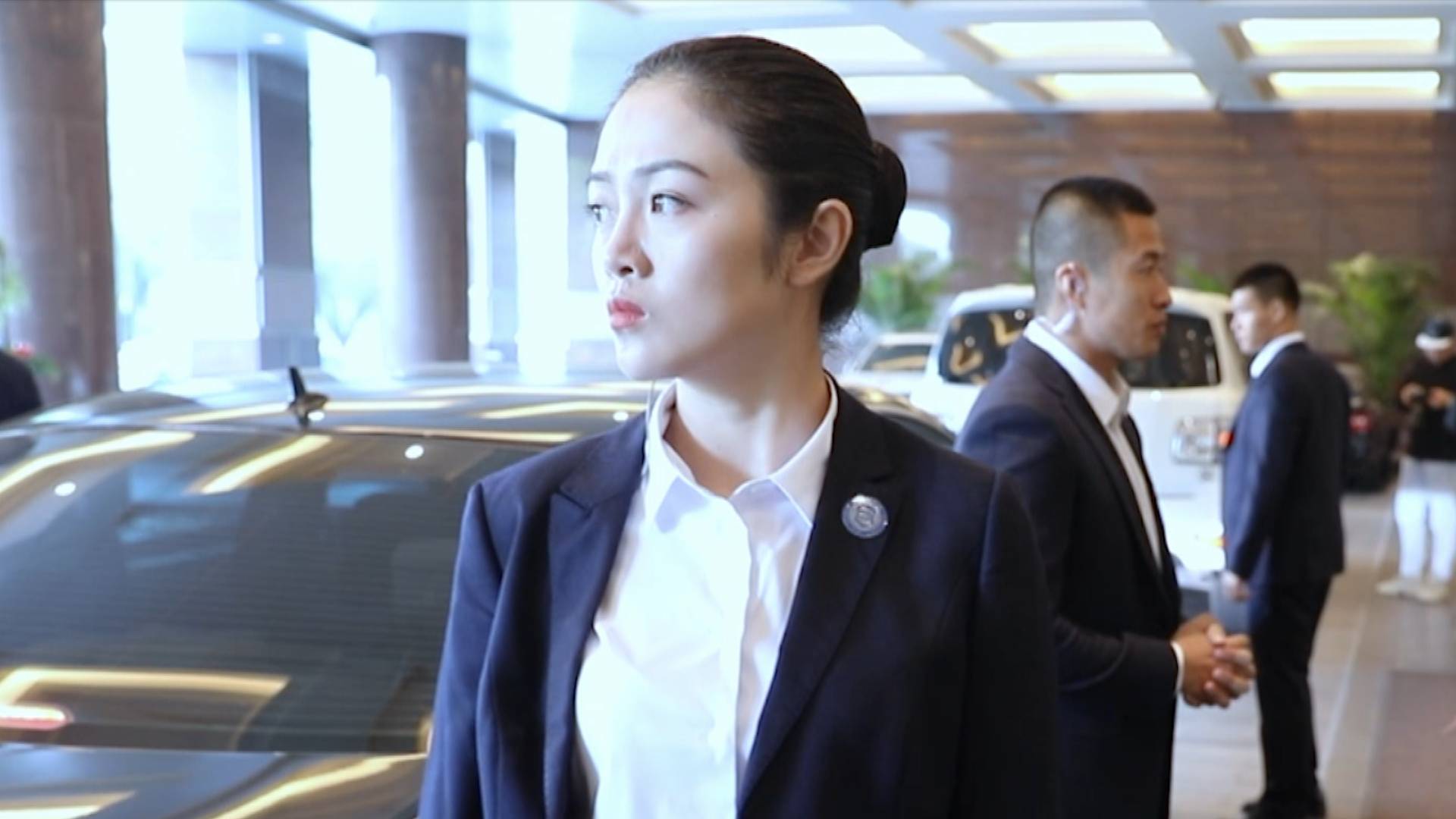 Una trabajadora independiente – La mujer guardaespaldas: PROMO - CGTN ...