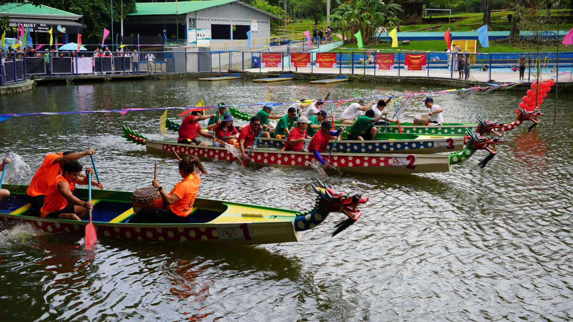Costa Rica celebra por primera vez una competición de botes de dragón ...